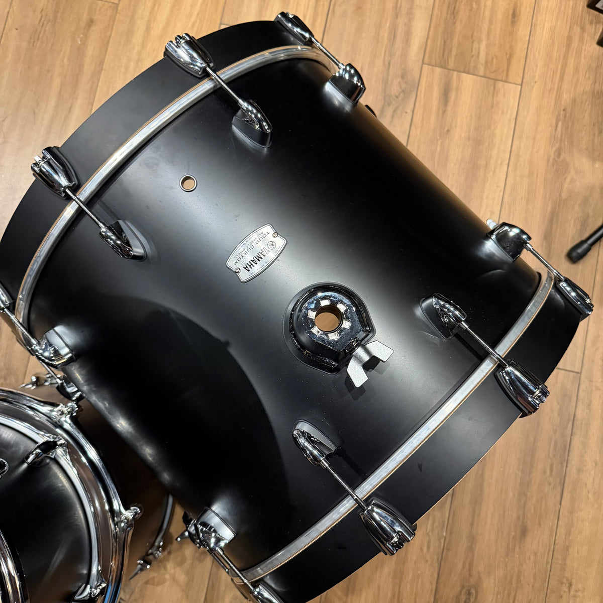Yamaha Tour Custom Maple Licorice Satin Drum Kit 20" #1260 – Into Music ...